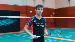 Jacobo Fernández: Lesión menisco rodilla en bádminton.